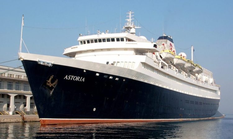 Regresa mega crucero Astoria a Mulegé